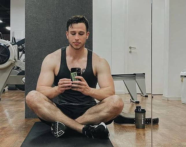 斯洛伐克帥哥議員掀轟動 立委爆：他愛上台灣了 | 自由電子報 | LINE TODAY