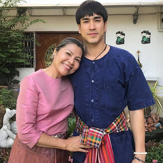 MThai.com - Men | รวมภาพณเดชน์ในชุดผ้าไทย หล่อติดดินนี่แหละพระเอกสไตล์ไทบ้าน