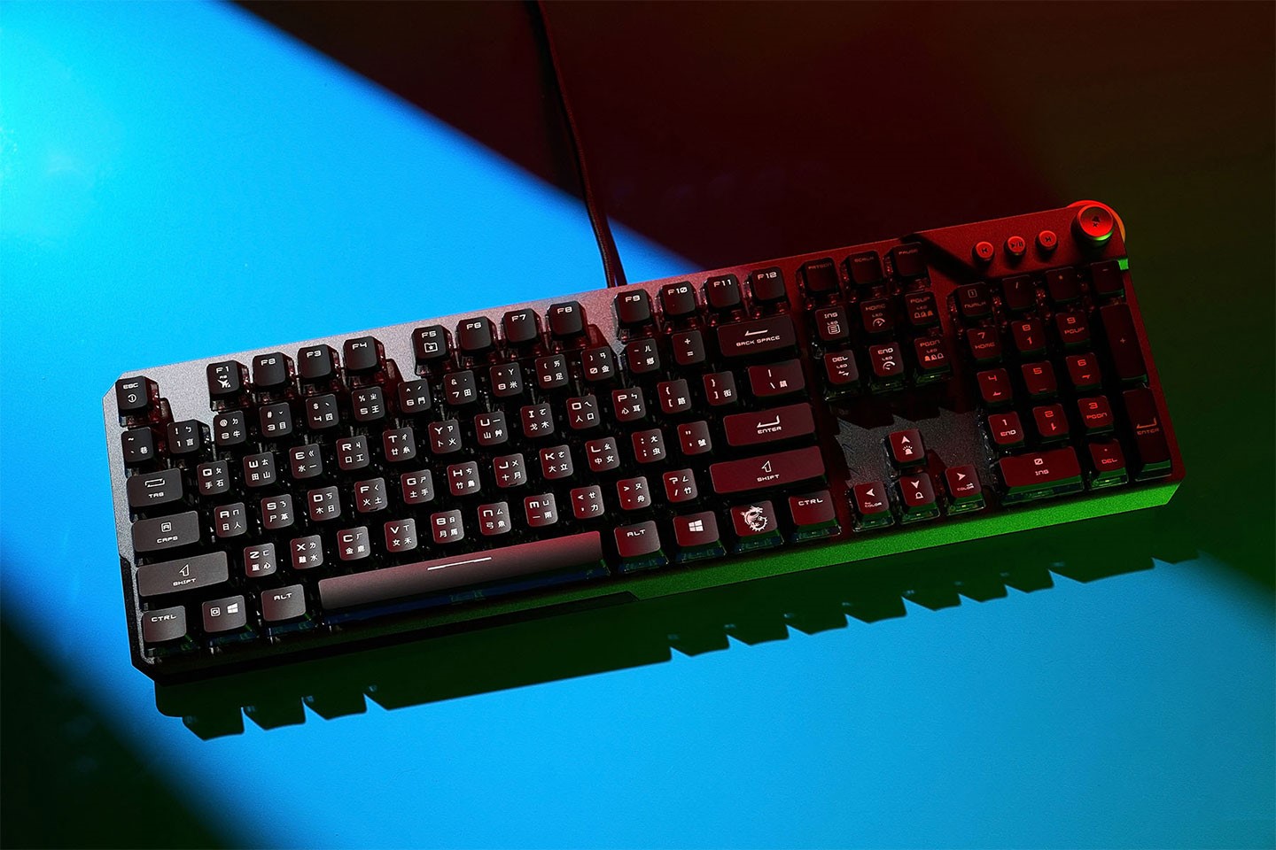 MSI VIGOR GK71 SONIC BLUE 青軸電競鍵盤開箱實測：超輕手體驗、清脆回饋聲讓人著迷！ | LINE購物