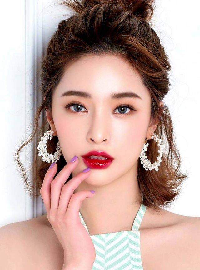 Spiceee.net | 26 ลุคการแต่งหน้า สีปากเห็นชัดมาตั้งแต่ 500 เมตร!