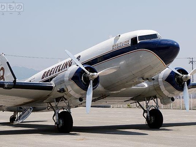 77歳の革命的飛行機「ダグラスDC-3」、神戸・大阪を飛行（乗りものニュース）