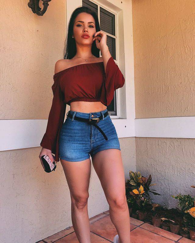 Spiceee.net | ส่อง 26 แฟชั่น "กางเกงขาสั้น" ของสาวขาอวบ มั่นใจสะอย่าง ชนะสวยๆ!