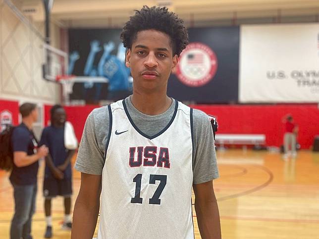 有這樣的老爸對練 Kiyan想不成材都難 | 緯來體育新聞 | LINE TODAY