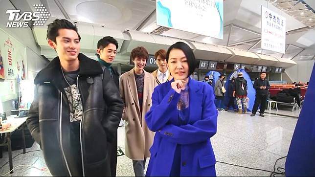 洋溢青春氣息！ 新一代杉菜、F4定裝照曝光 | TVBS | LINE TODAY