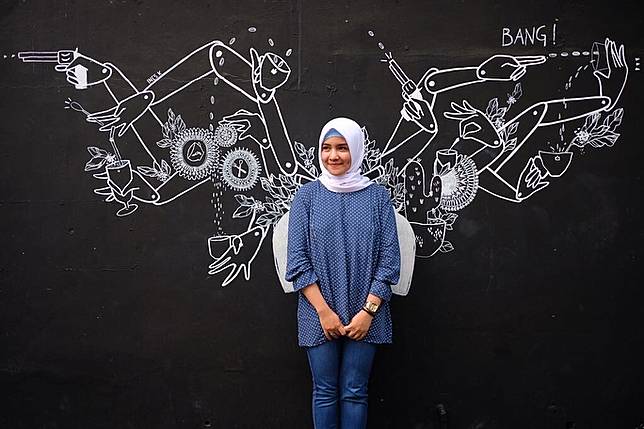 Lama Tak Terlihat, Begini 10 Potret Manis Intan Nuraini Sekarang ...