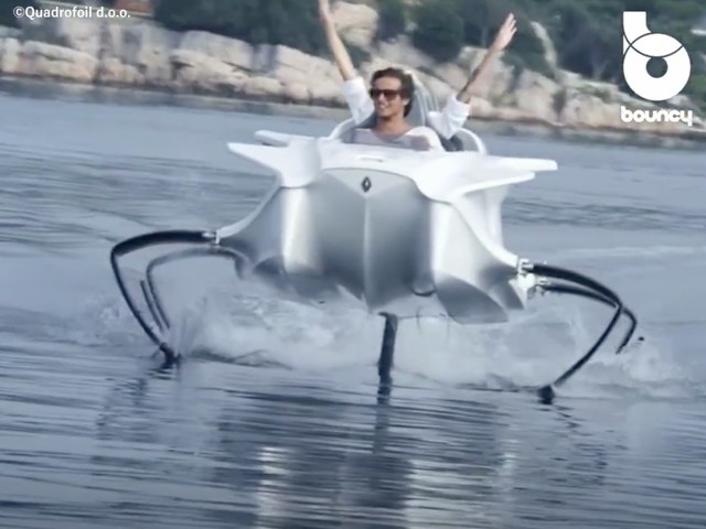 水面を華麗に進む電動水中翼船「Quadrofoil Q2」（bouncy）