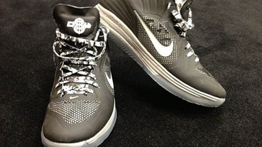 新款速報 / Deron Williams 著用 Nike Lunar Hypergamer Low 布魯克林 PE 配色 | LINE購物