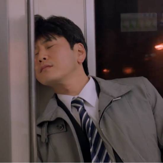 「這不是睡覺，這叫小憩」 日本盛行「居眠」文化 | Knowing | LINE TODAY