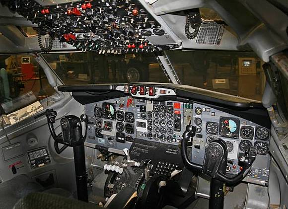 ไฟนำร่องของเครื่องบินทำหน้าที่อะไรมาดูกัน