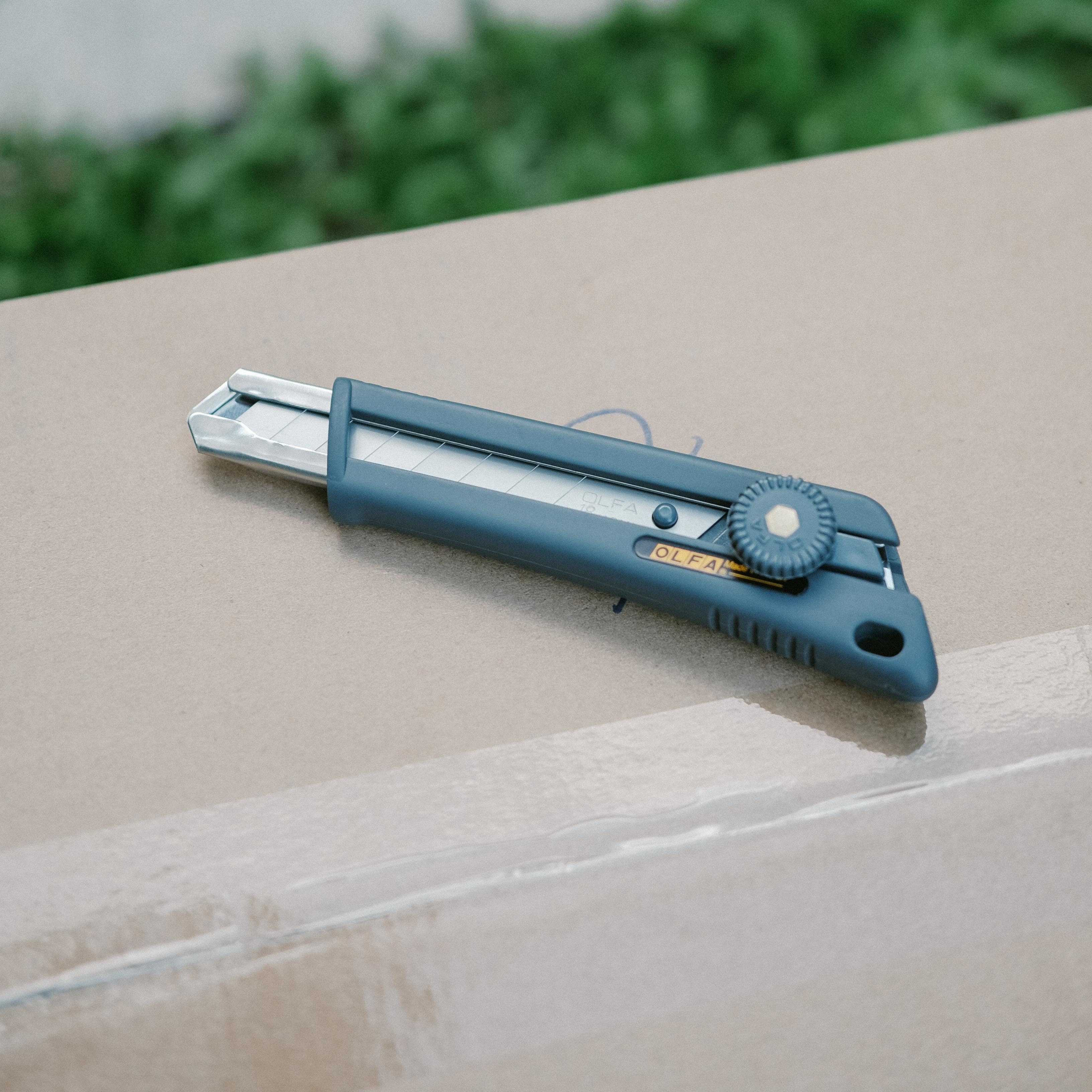 คัตเตอร์ มีด OLFA Non-slip L-Type 148BG Cutter (Made in Japan) | LINE SHOPPING