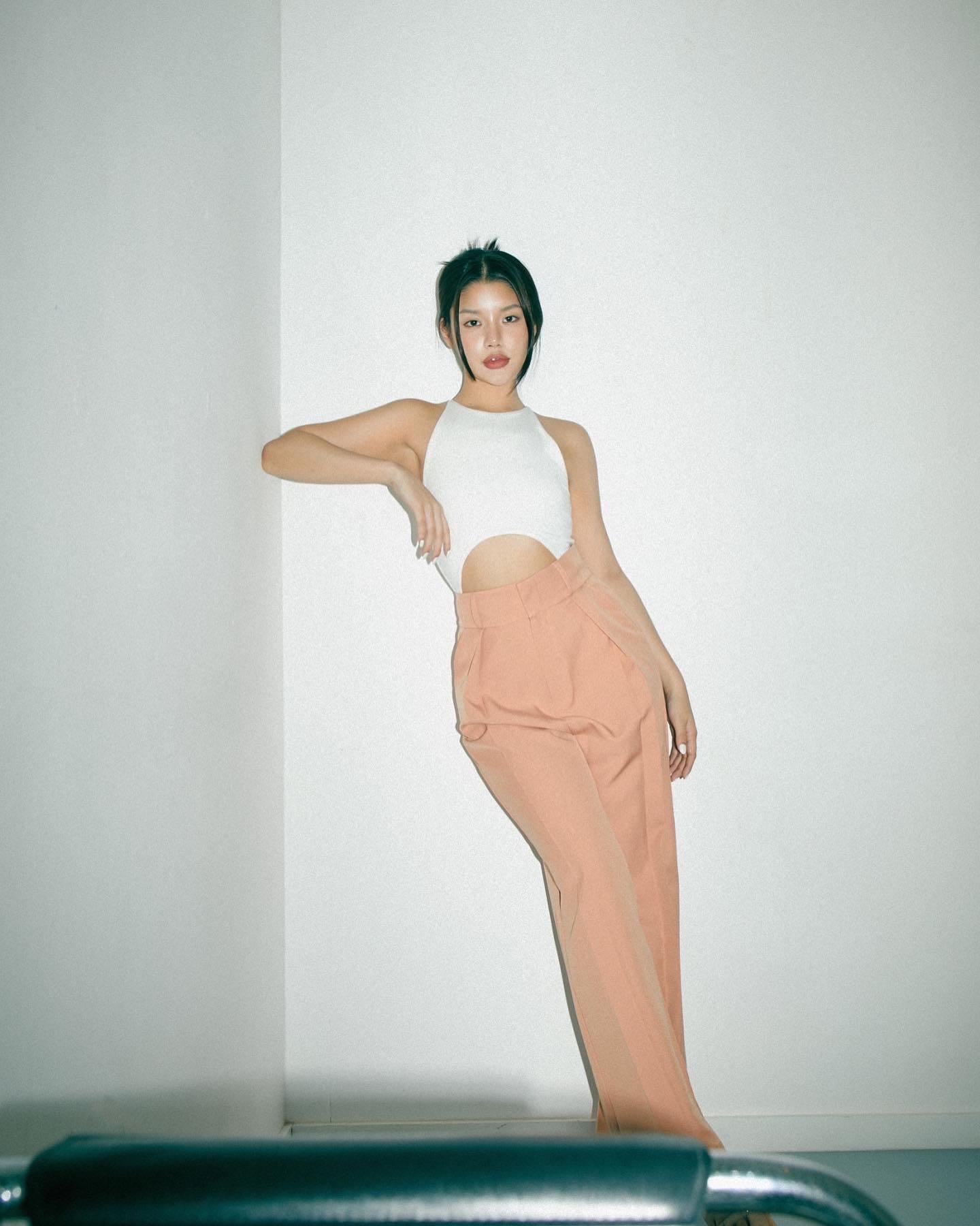 Porto Pants in Peach | LINE SHOPPING