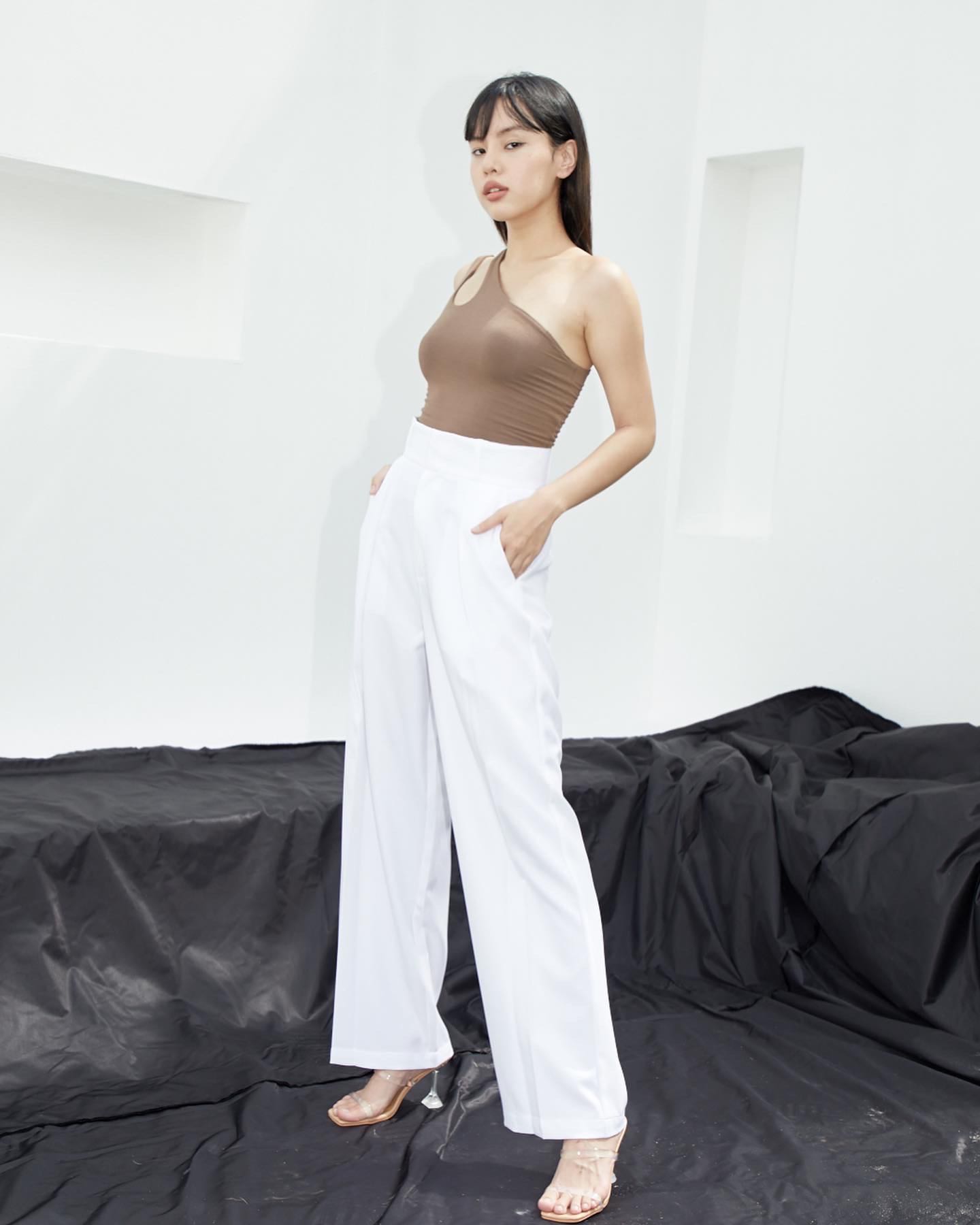Porto Pants in White | LINE SHOPPING