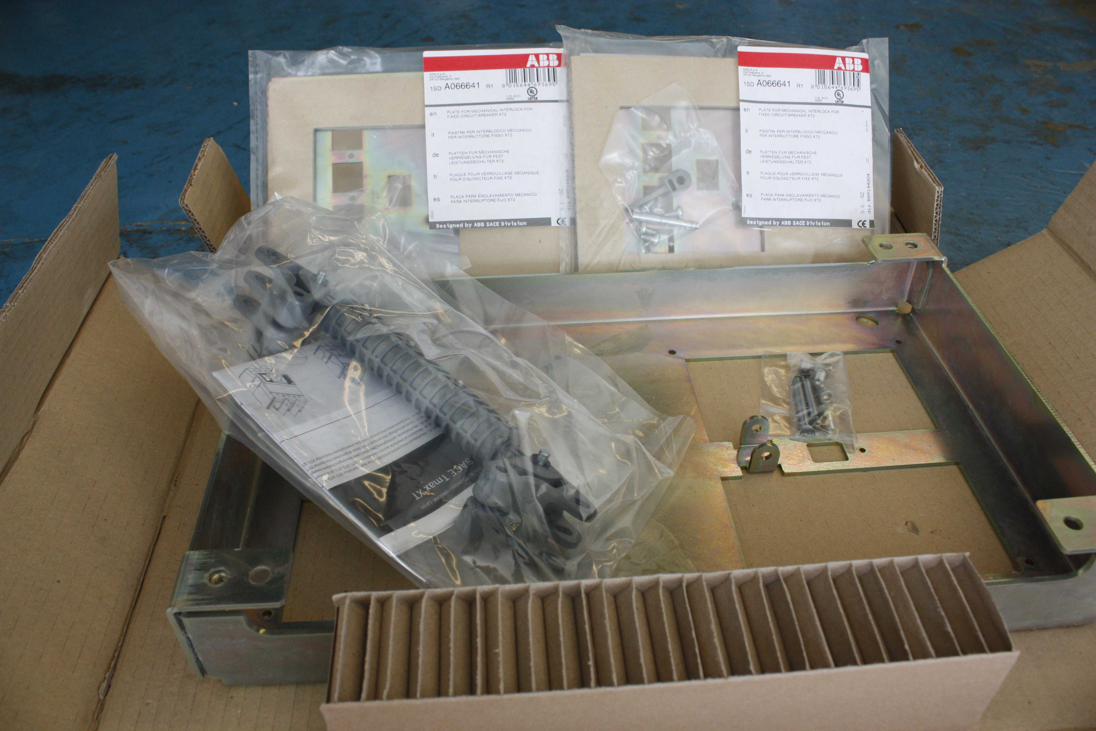 ABB Merchanical Interlock XT2-XT2 | LINE SHOPPING