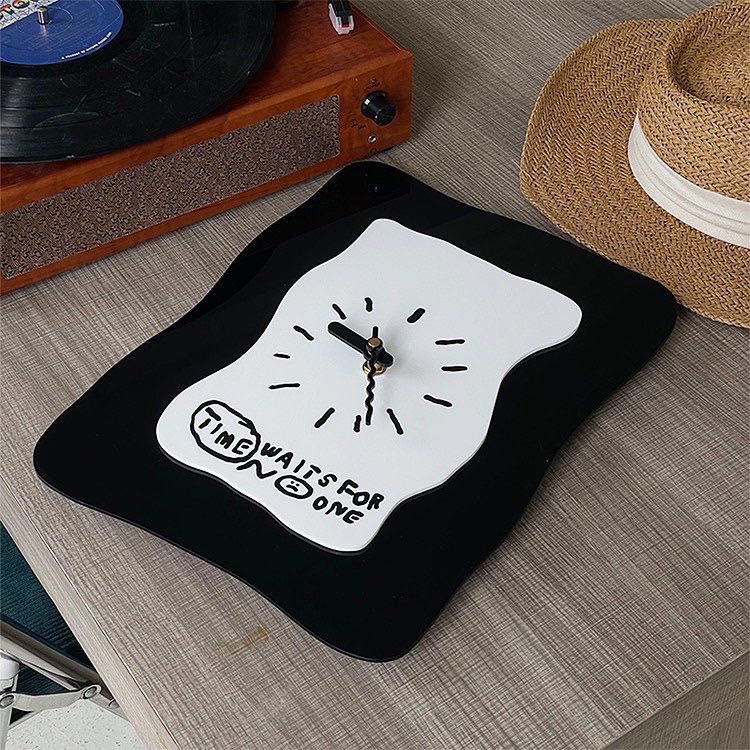 Time waits for no one clock (Pre-order) | LINE SHOPPING