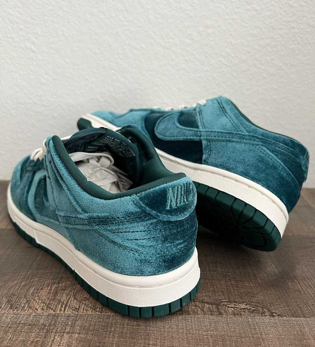 Nike Dunk Low Velvet | LINE SHOPPING