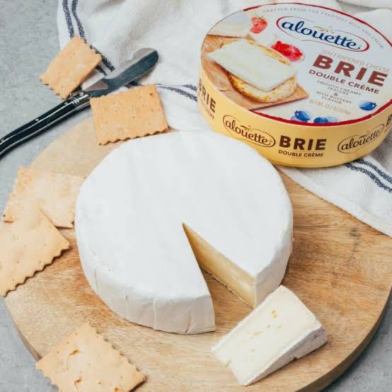 Brie cheese | LINE SHOPPING