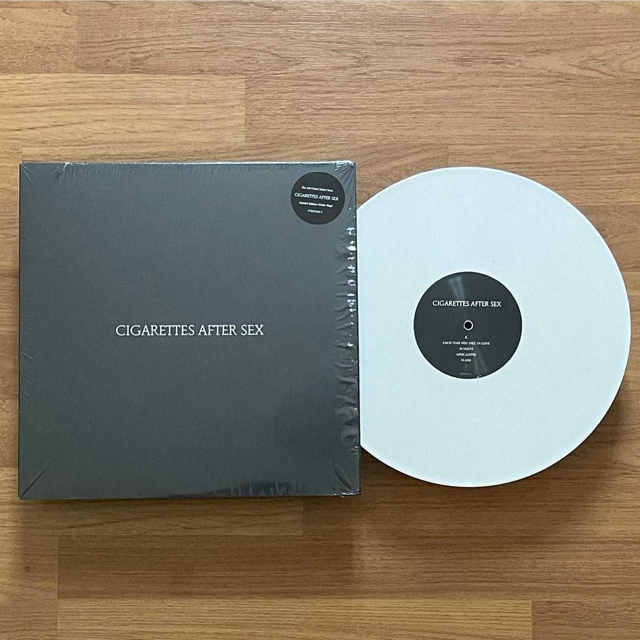 แผ่นขาว แผ่นเสียง Cigarettes After Sex Opaque White Limited Edition