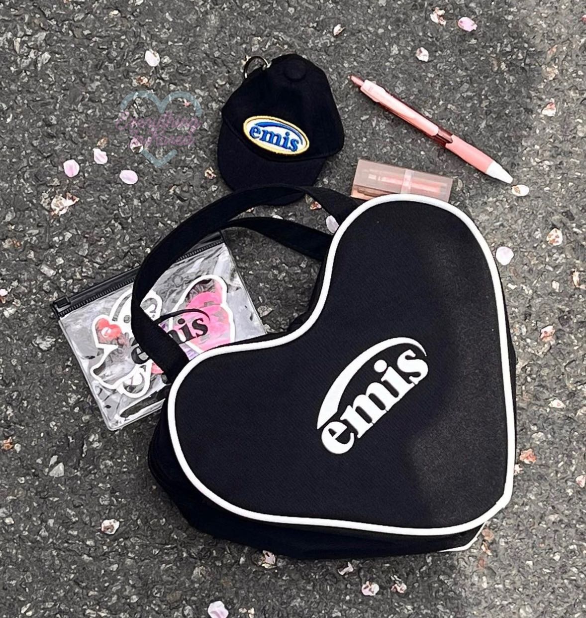 Emis Heart Tote Bag🖤พร้อมส่งที่ไทย | LINE SHOPPING