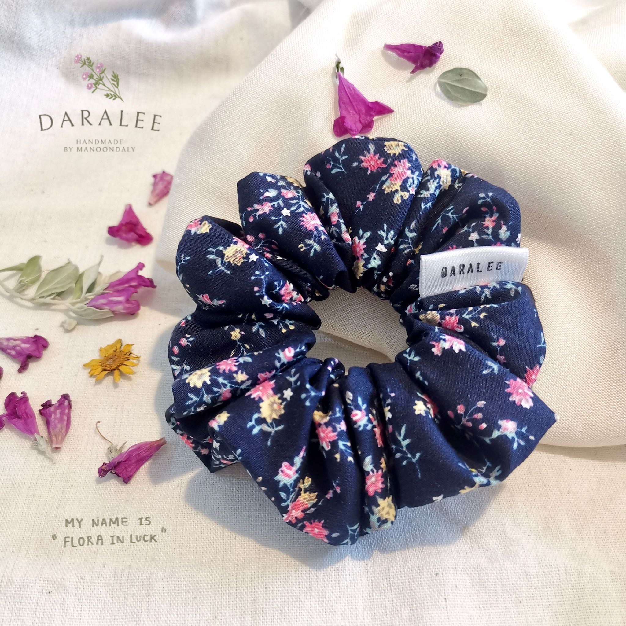 Scrunchie | Flora in luck 🍀 | LINE SHOPPING