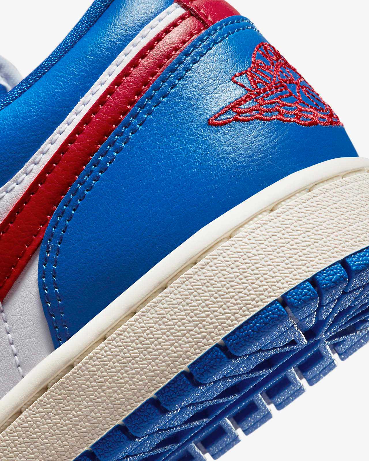Nike Air Jordan 1 Low Doraemon 📌(ทักเชทก่อนสั่งซื้อ) | LINE SHOPPING