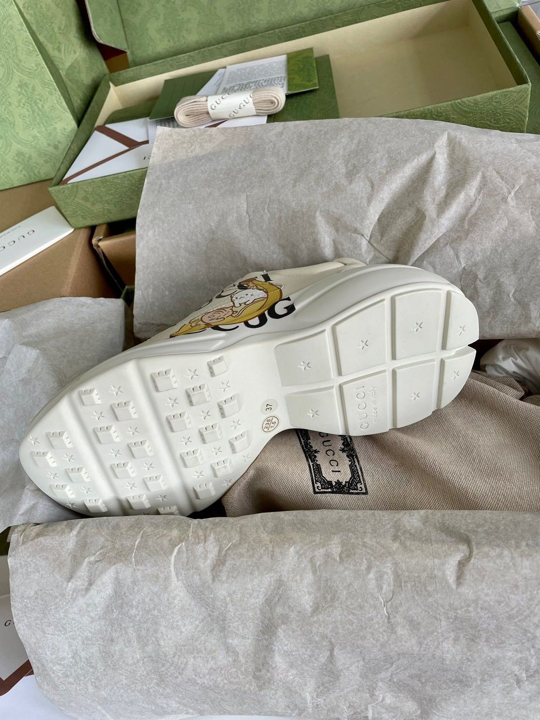 Gucci | LINE SHOPPING