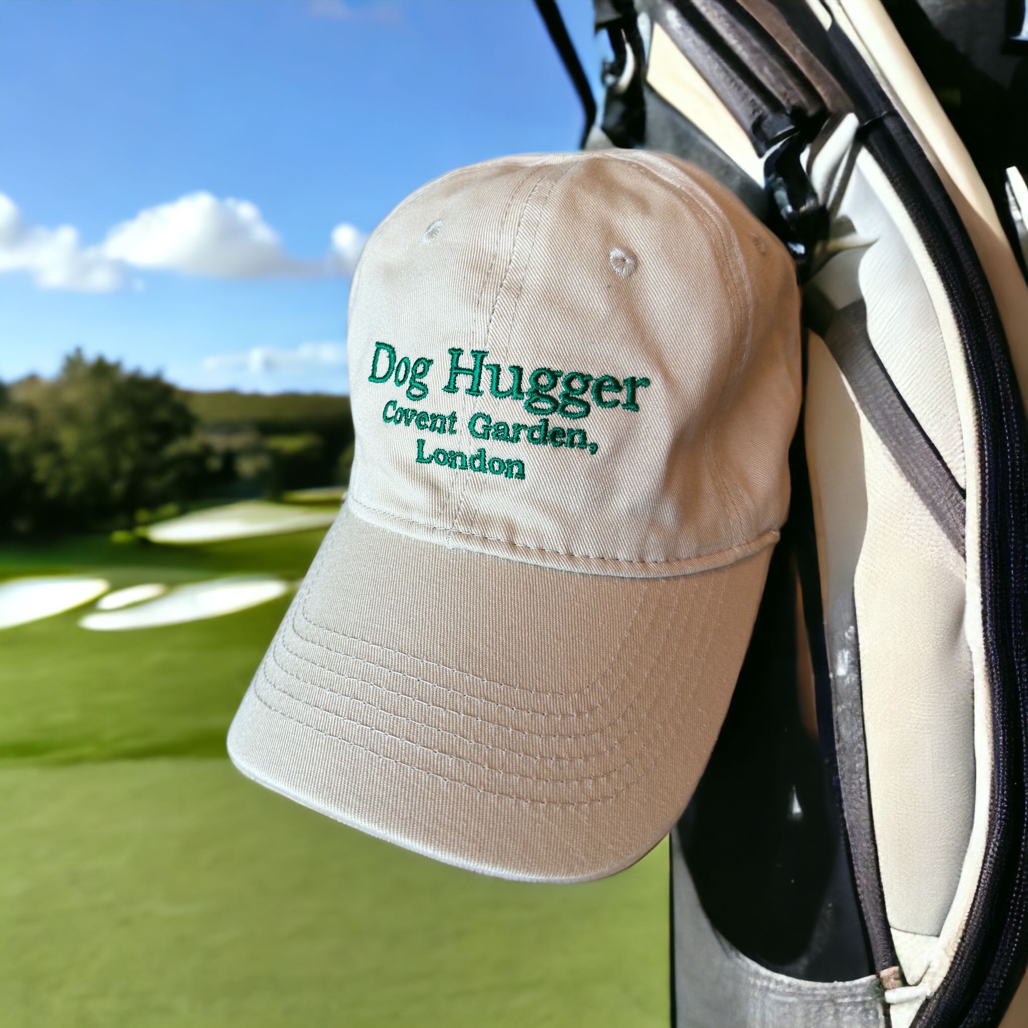 หมวกแคปลายพิเศษ Dog Hugger London Beige Cap | LINE SHOPPING