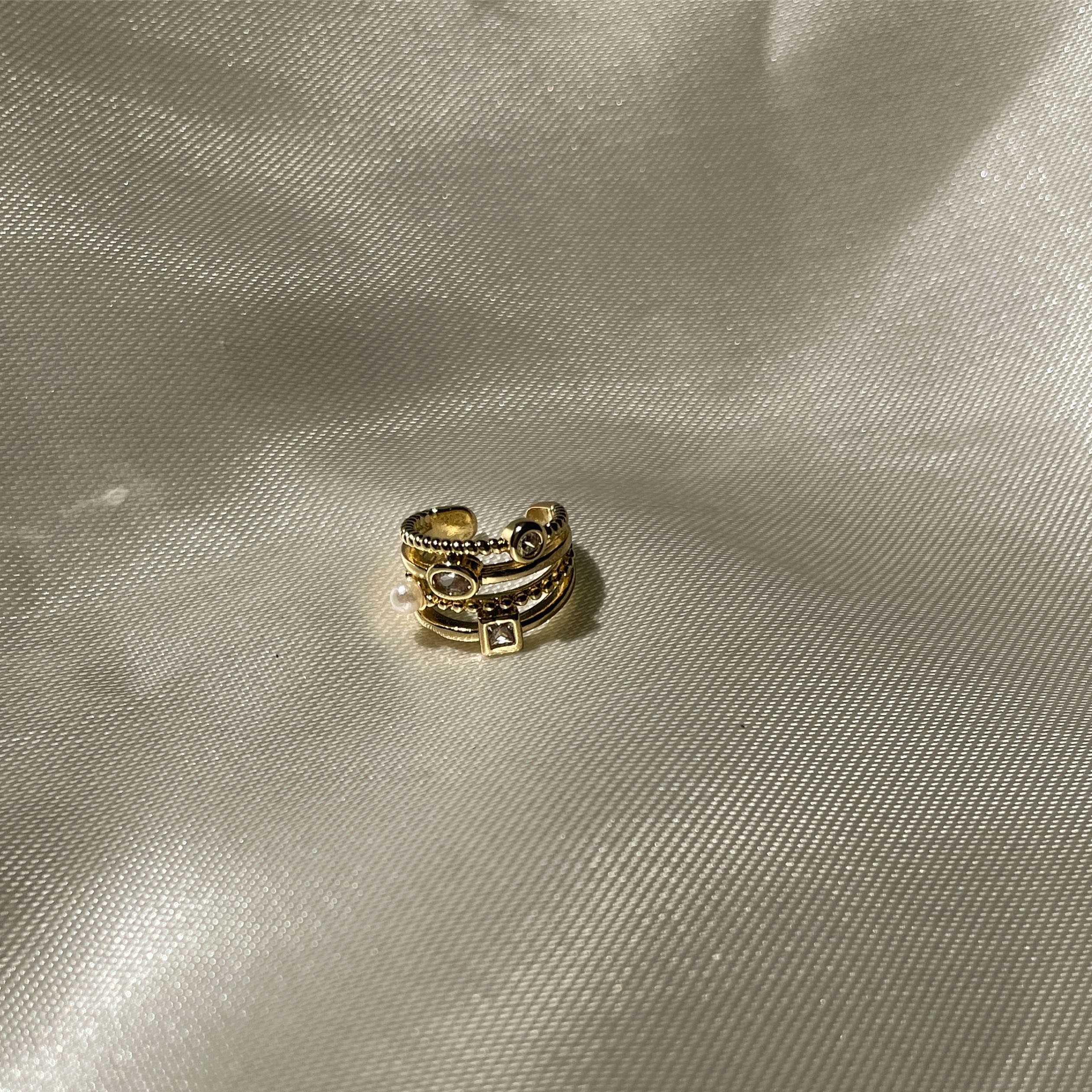 Twinkle Ear Cuff | LINE SHOPPING