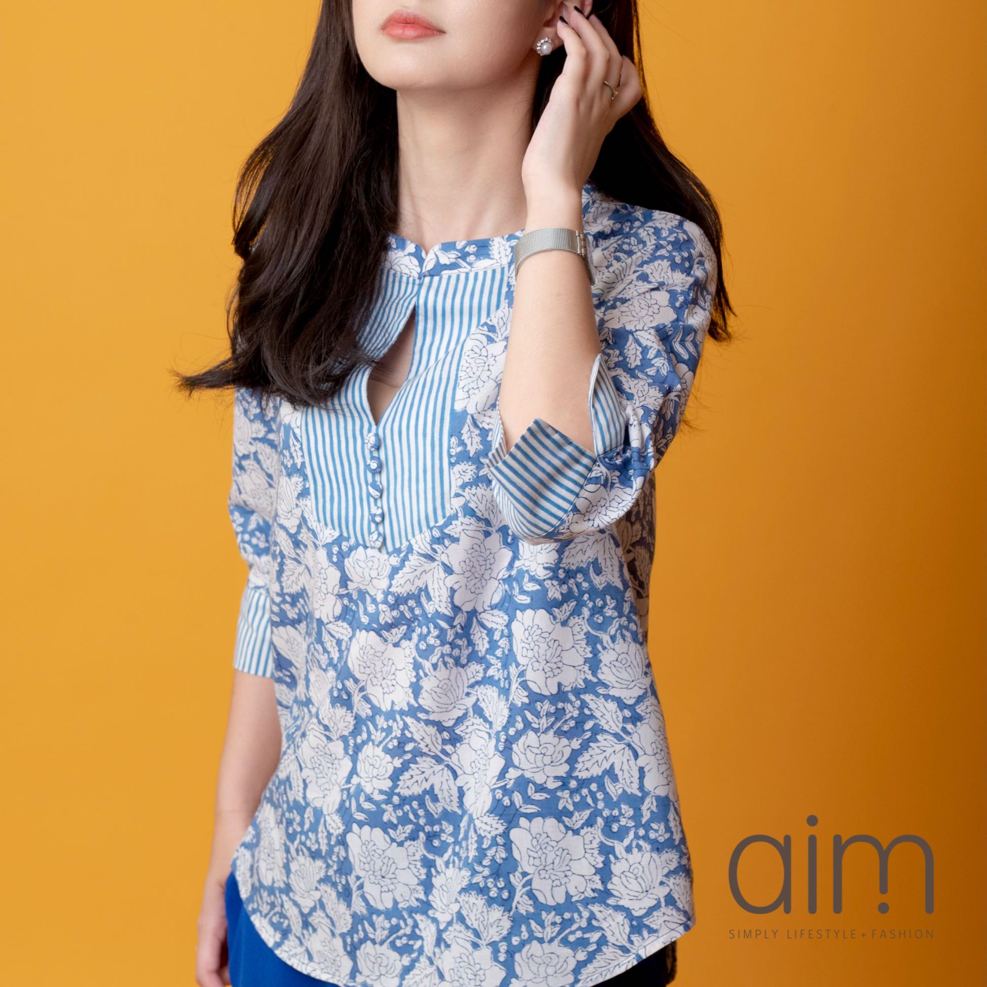 Bib Neck with Sleeves | LINE SHOPPING
