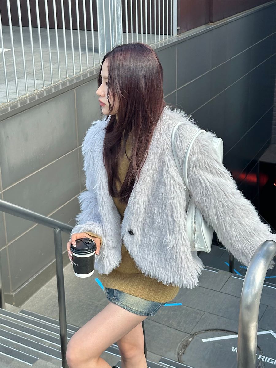 Cpjgirlxx | Swan Fur Coat - 3color พร้อมส่ง | LINE SHOPPING