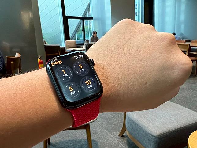 Apple Watch Series 7開賣前夕搶先開箱！六大亮點功能一次看 - Yahoo奇摩汽車機車