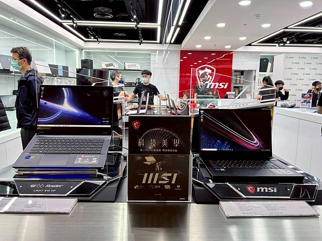 MSI三創旗艦館全新升級！周曉涵擔任一日店長 - Yahoo奇摩汽車機車