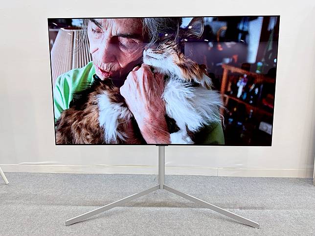 LG首款可調式曲面OLED與全球最大97吋OLED 4K電視動眼看！確認11月在台上市 - Yahoo汽車機車