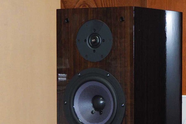 40年の魂が注入された「KX-3 Spirit」、これはぜひ聞いてほしい逸品スピーカーだ（アスキー）