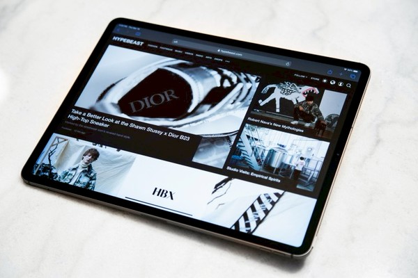 Apple の新型 iPad Pro にクローズアップ（HYPEBEAST JAPAN）