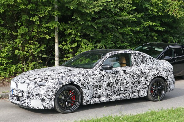 次期新型 BMW 2シリーズ クーペのインテリアが判明！グランクーペを流用へ（MOBY（モビー））