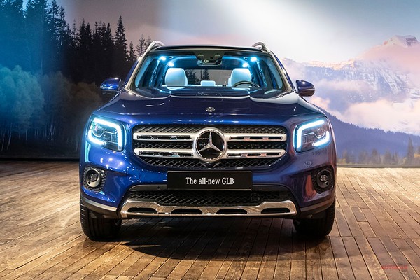 実車 メルセデス・ベンツGLB 220d 4マティック／GLB 200 世界初公開（AUTOCAR JAPAN）