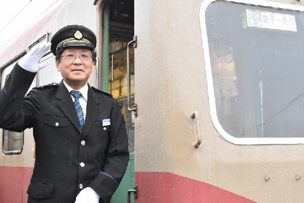 銚子電鉄社長、次の企みは「経営がまずい棒」自虐ネタで集客「苦しい時こそ笑いを」（弁護士ドットコムニュース）
