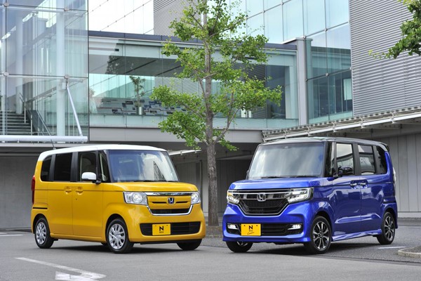 昔は赤いクルマが禁止！ 現在使ってはいけないボディカラーはあるのか？（WEB CARTOP）