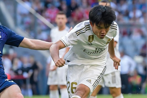 久保建英、トッテナム選手をKOした「強烈シュート」がこれ（Qoly）