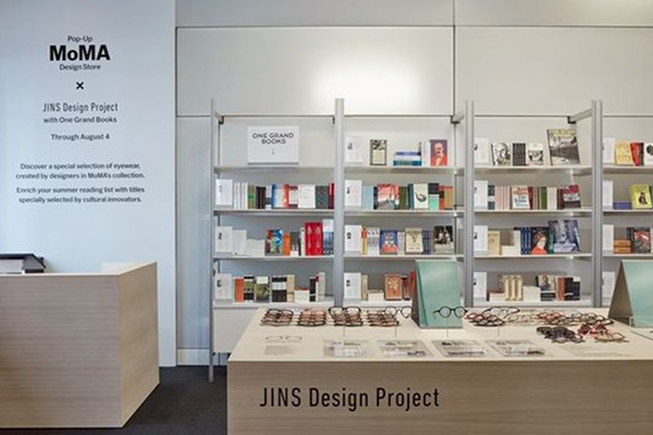 「ジンズ」がニューヨーク進出 MoMAストアにポップアップショップをオープン（WWDJAPAN）