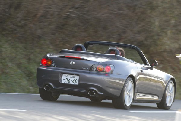 時代が追いつかず日陰の存在に！ 革新的でも普及しなかったクルマの技術5選（WEB CARTOP）