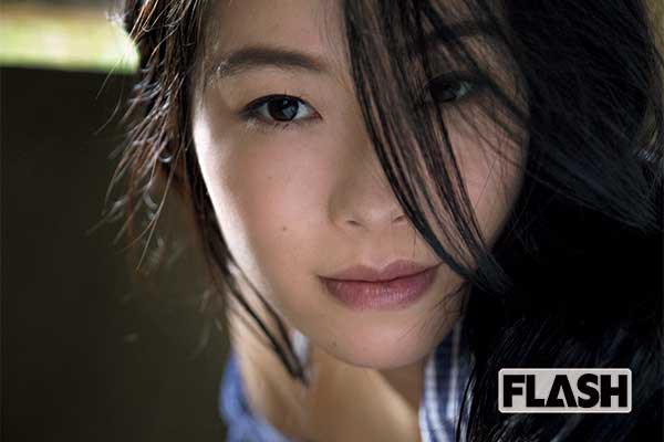 小田飛鳥「Iカップ乳女神、滴る愛欲」（SmartFLASH）