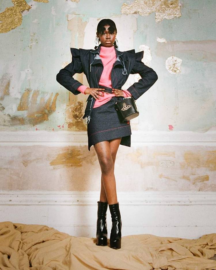 Mixed media feed | Vivienne W. @CE | LINE Official Account